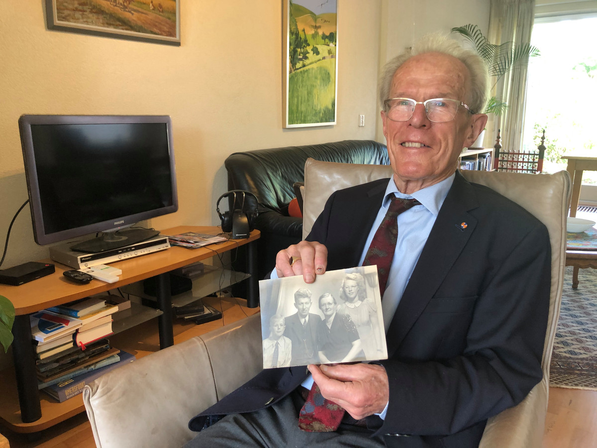 Als zoon van een geruchtmakende verzetsstrijder was dominee Jan Slomp ...