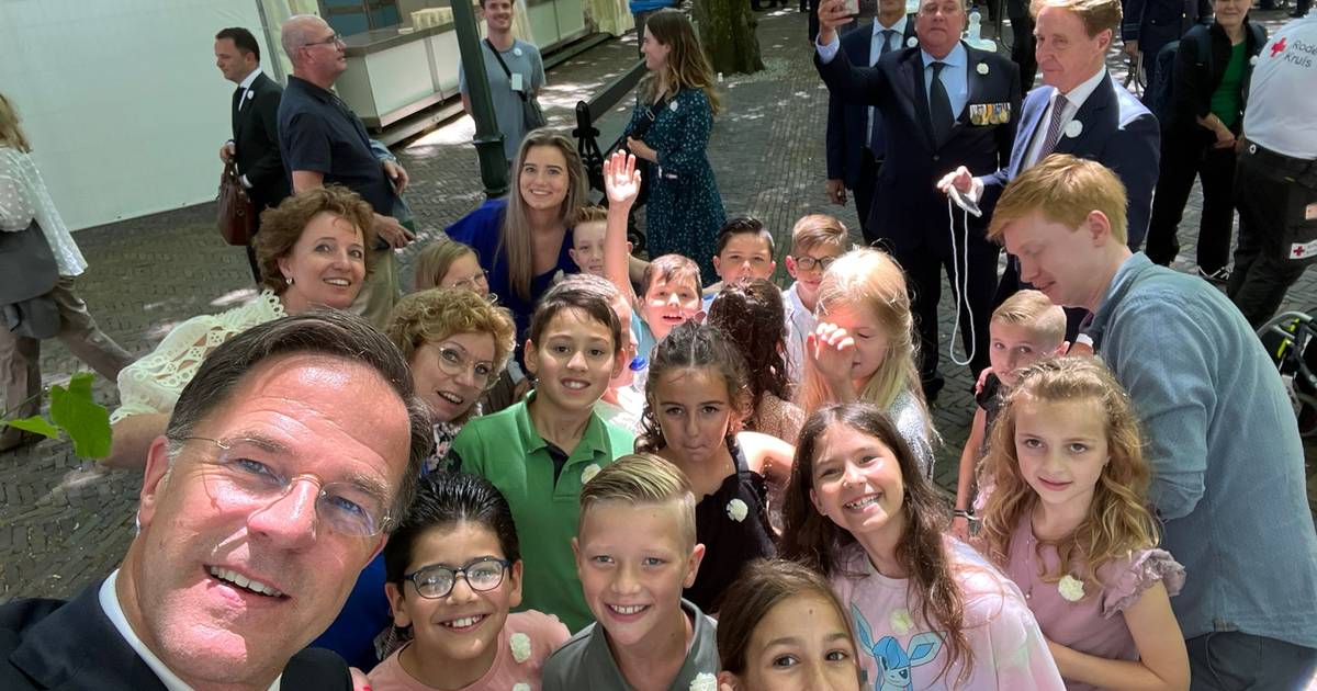 Een selfie met Mark Rutte en op de foto met de koning: voor deze ...