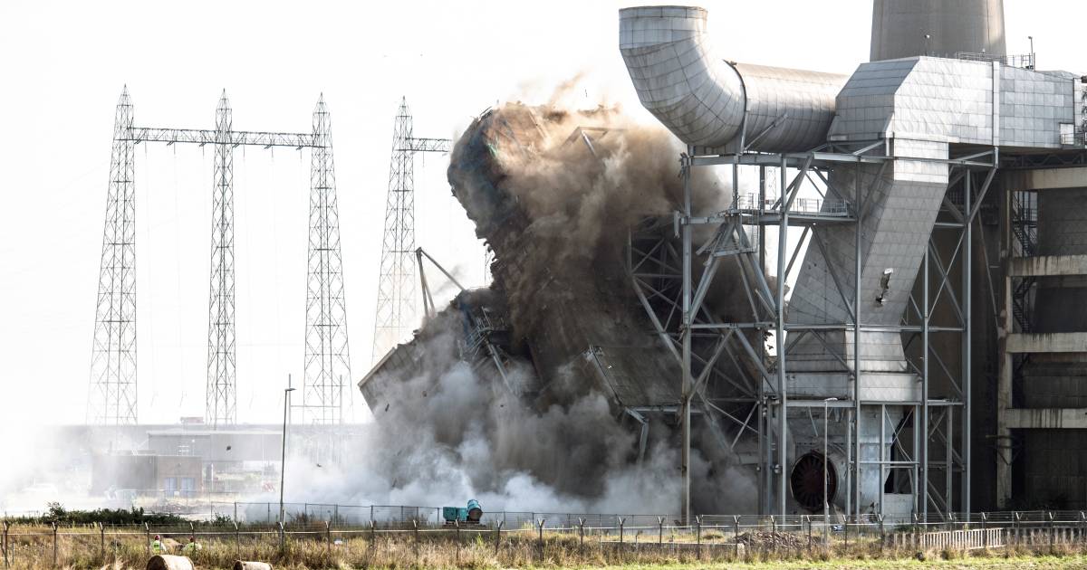 Explosie bij energiecentrale teleurstellend of indrukwekkend? Bekijk de ...