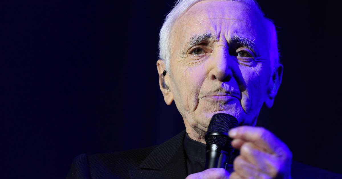 92-jarige Aznavour neemt in stijl afscheid van Belgisch publiek ...