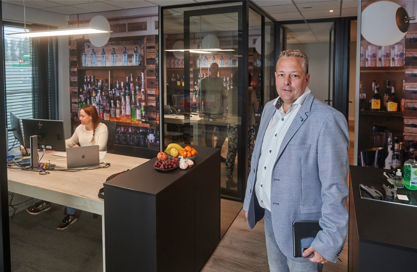 Vanuit Heesch wordt de nogal saaie wereld van administratie en ...