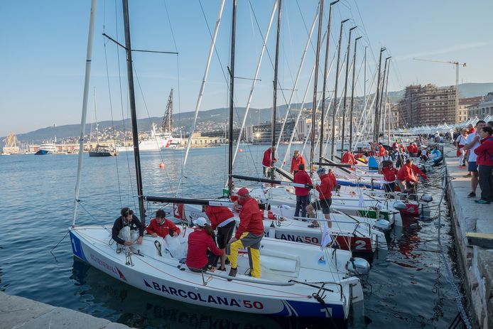 Spectaculaire beelden uit de grootste botenrace ter wereld | Meer sport ...