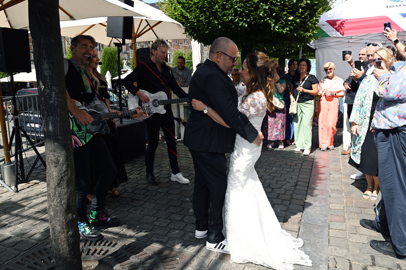 Erik De Rop (Café Bardot) belooft grote liefde Els Bielen eeuwige trouw ...
