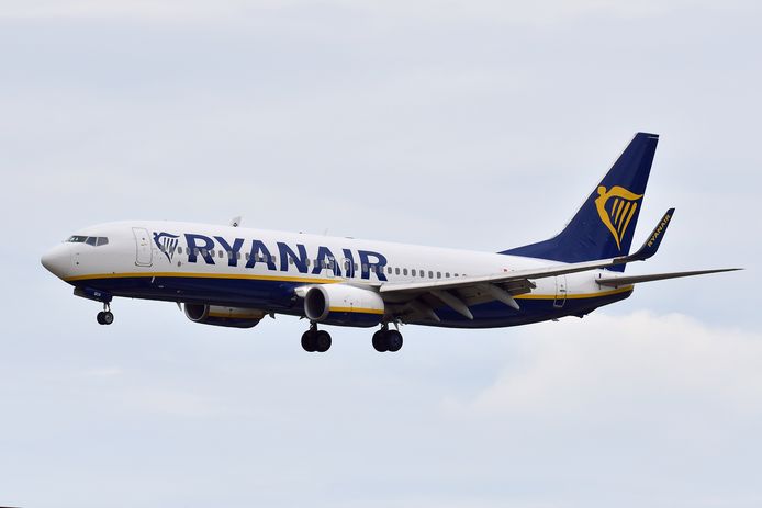 Ryanair lacht met de kritieken van klanten op hun sociale media. En dat ...