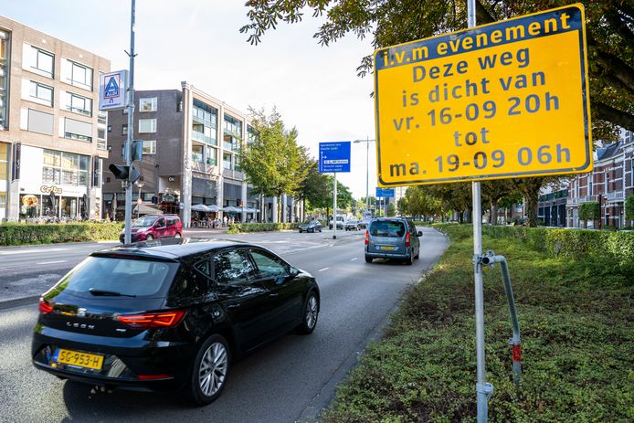 Amersfoort gooit gigantisch drukke weg dicht voor feestje: ‘Auto is te ...