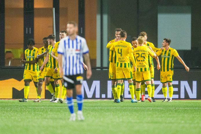 Ontluisterend FC Eindhoven ten onder aan persoonlijke fouten tegen ADO ...
