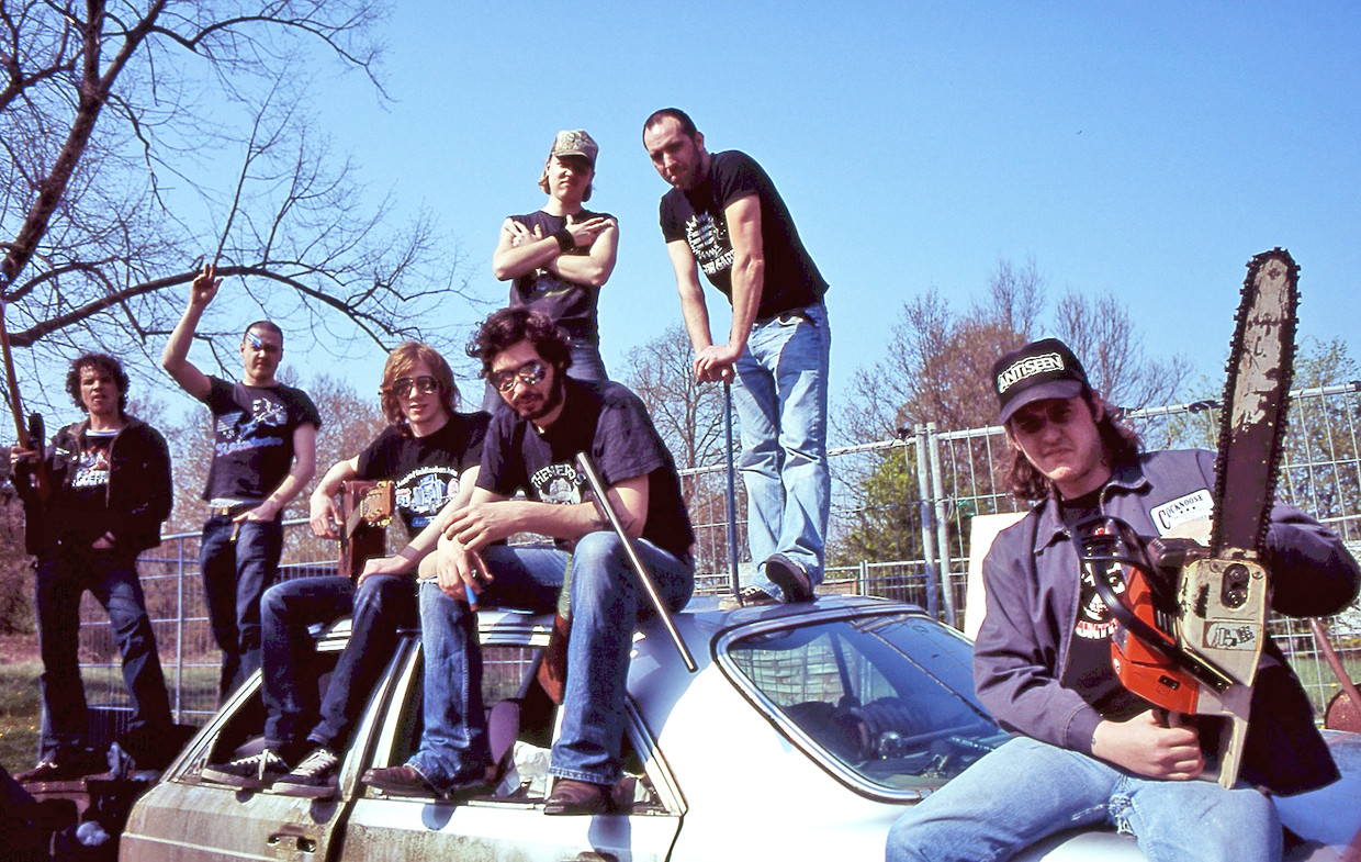 El Guapo Stuntteam, het heetgebakerde boek: ‘Brandend door de Bampslaan’