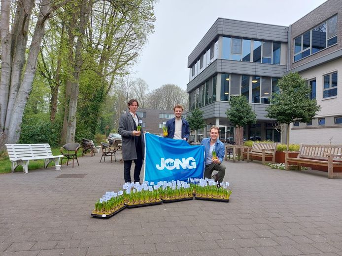 Jong Vld zet senioren in de (paas)bloemetjes | Schilde | hln.be