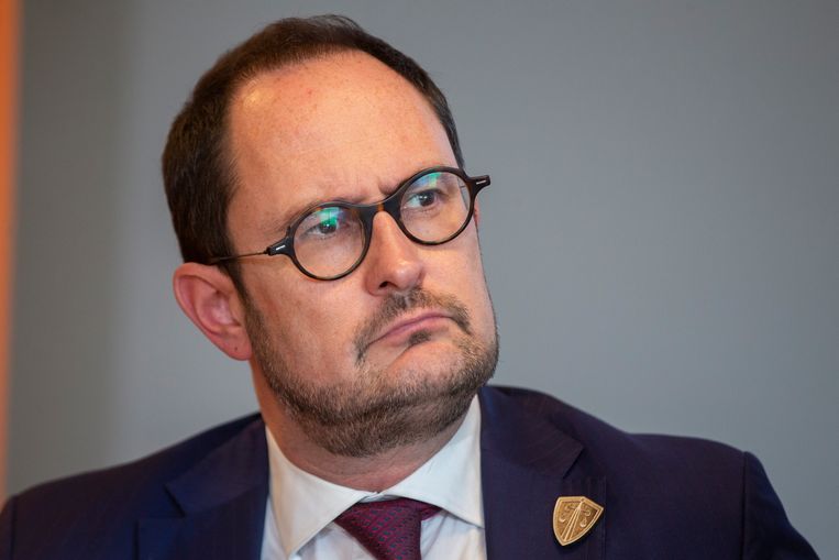 Minister Van Quickenborne reageert op kritiek vakbonden: ‘Om iemand te arresteren, moet je ...