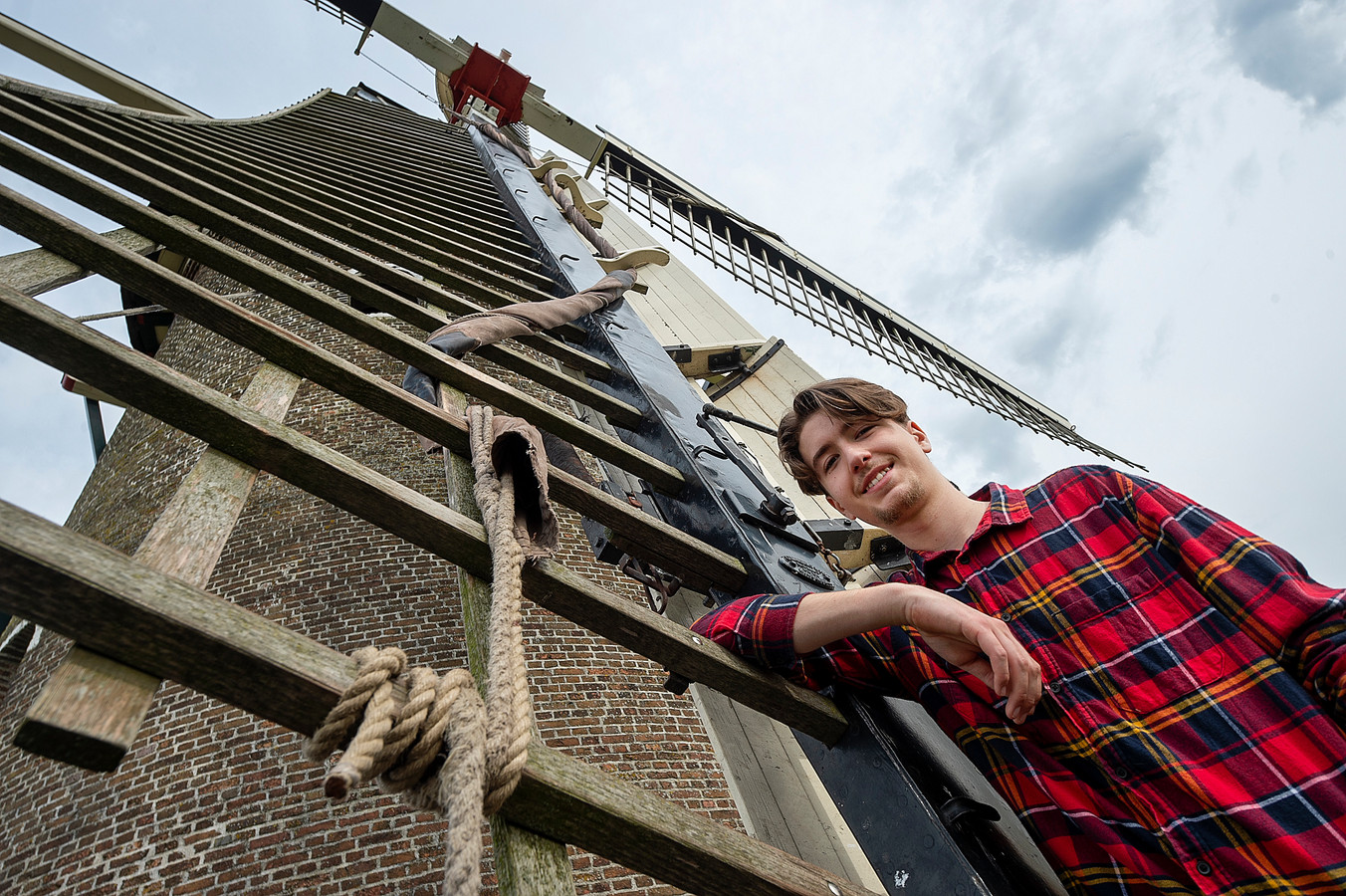 Roosendaalse Jesse (18) is de jongste molenaar van Zuid-Nederland ...