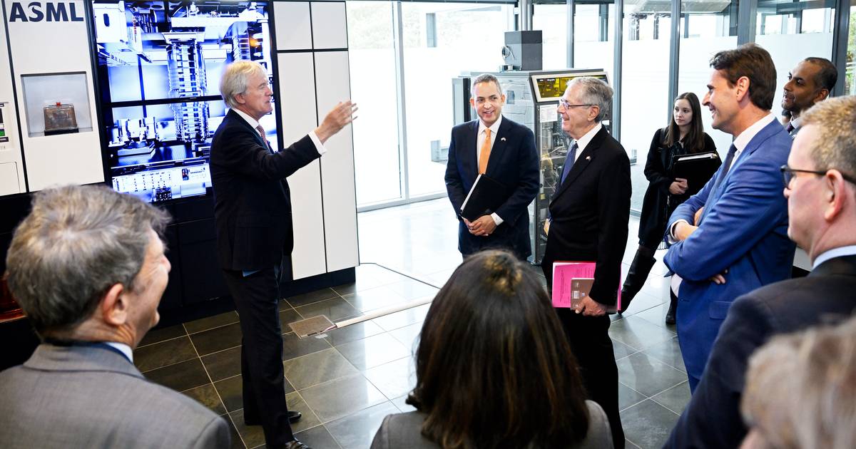 ASML investeert in Amerikaanse fabriek en krijgt bezoek van ...