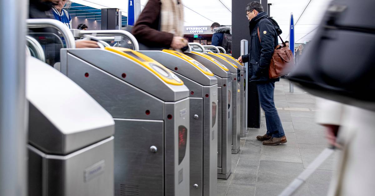 Geen ov-chipkaart meer nodig om door Eindhoven Centraal te wandelen ...