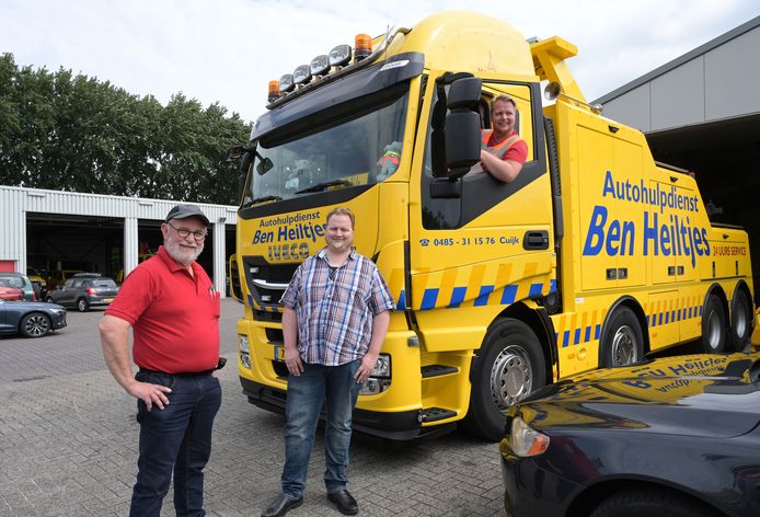 Ben, Robert en Stefan Heiltjes zijn de helpers op de weg: ‘Je moet wel ...
