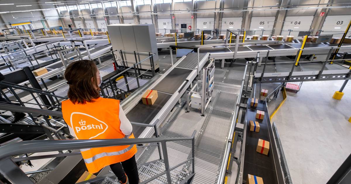 PostNL opent hoogtechnologisch sorteer- en distributiecentrum in De ...