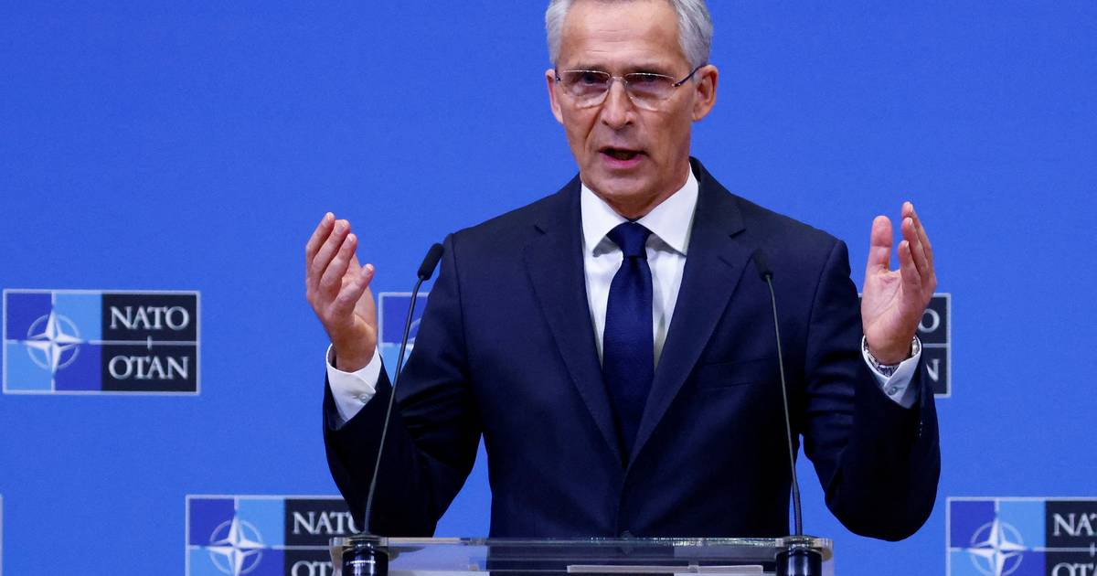 NAVO-baas waarschuwt: “Oekraïens leger verbruikt meer munitie dan NAVO ...