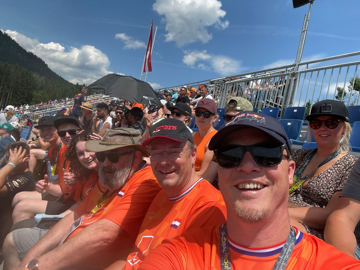 Max Verstappen-fans uit Twente vieren groot feest in Oostenrijk: ‘Om 9 ...