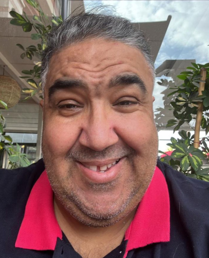 L’humoriste franco-algérien Wahid Bouzidi est décédé à l’âge de 45 ans ...