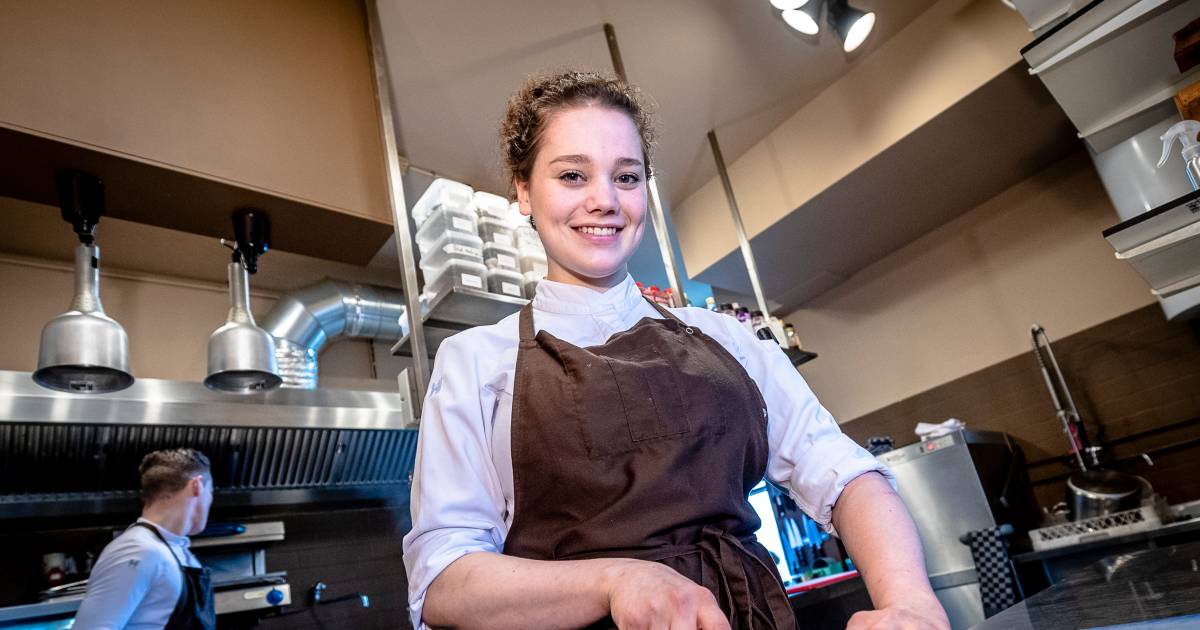 Julia (21) werkt nu al in sterrenrestaurant: 'Met vrienden naar sushitent, anders ben ik te ...