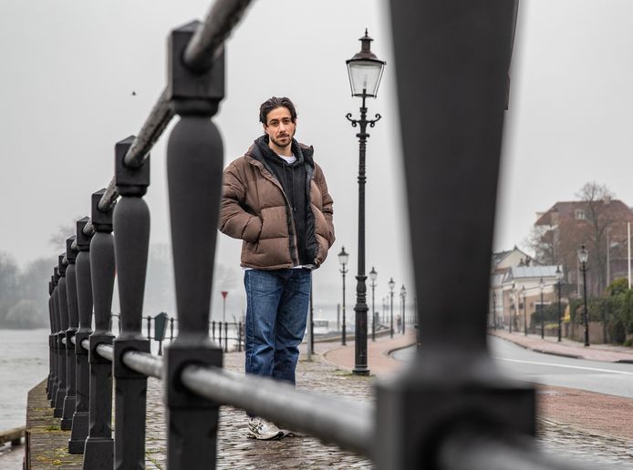 Bertan (24) uit Deventer besloot vier jaar geleden acteur te worden, nu ...