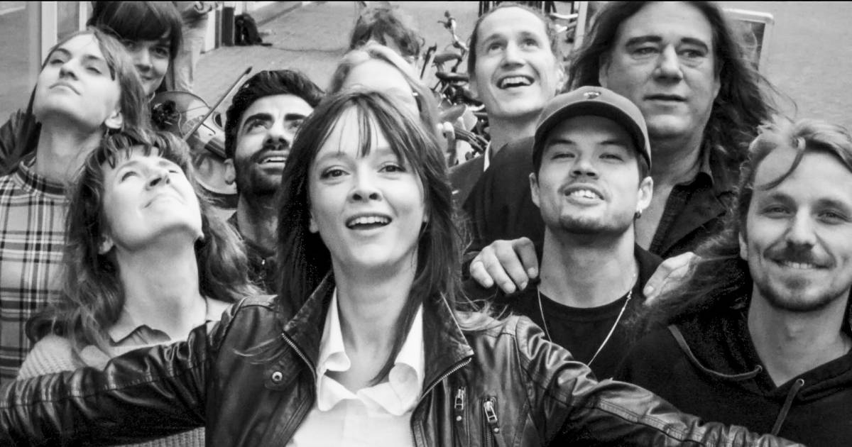 Lavalu wandelt nu vaak door het bos: ‘Het helpt om deze gekke periode ...