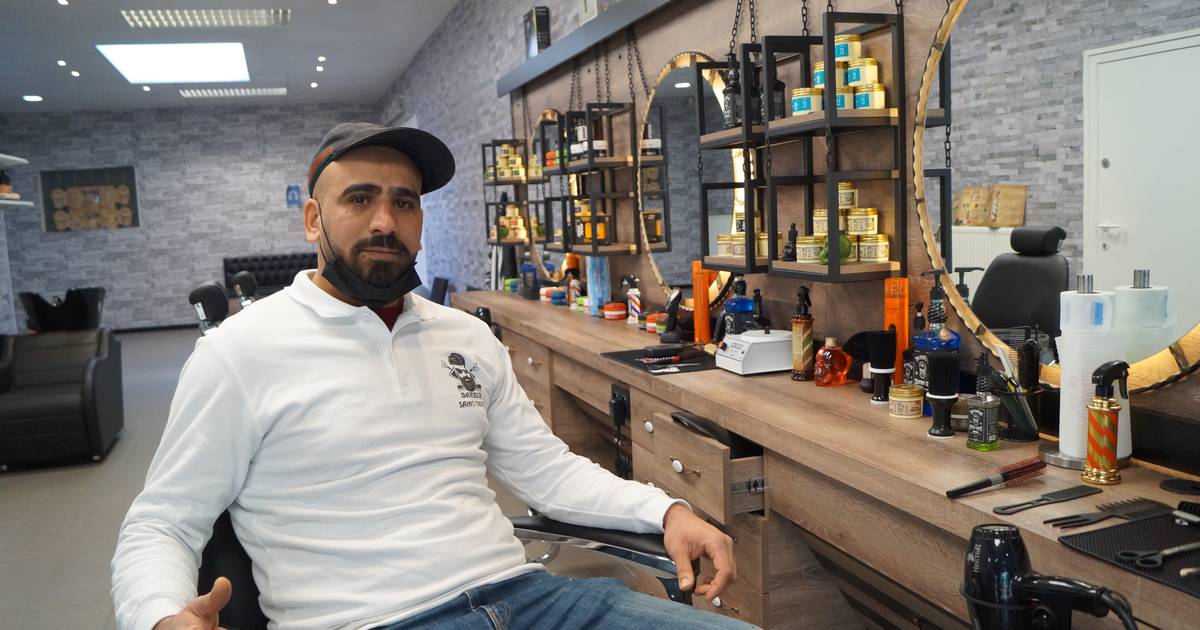 Nieuwe barbier opent de deuren in Kortrijkstraat: “Stukje Saint-Tropez ...