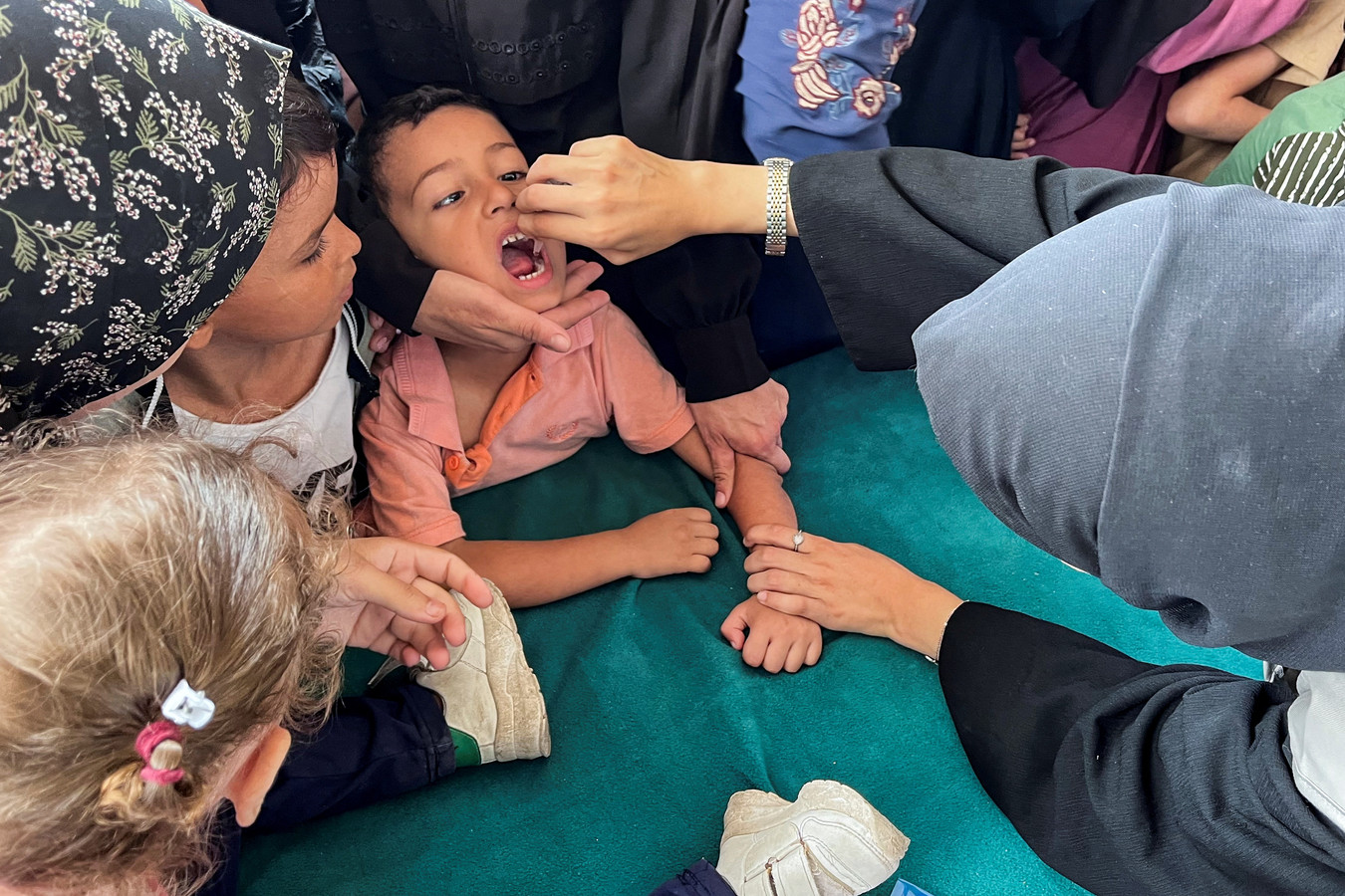 Race tegen klok begonnen, kinderen in Gaza krijgen poliovaccin ...
