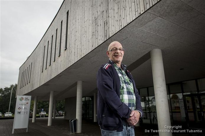 Door ziekte eigenaar: triest einde Artiestenbureau Twenterand ...