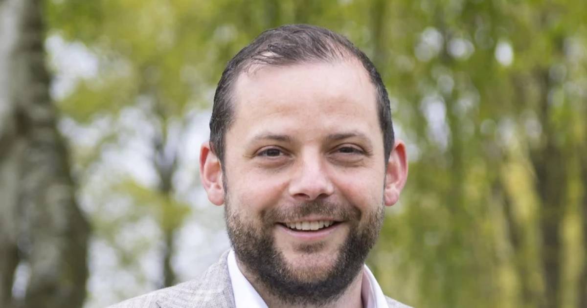 René van der Weide vertrekt na 10 jaar als wethouder van Emmen: ‘Dubbel ...