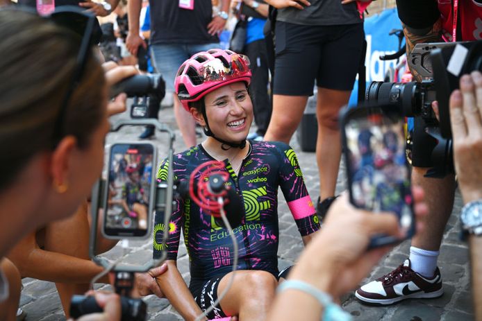 Canadese Clara Emond boekt in Giro d’Italia haar eerste overwinning als ...