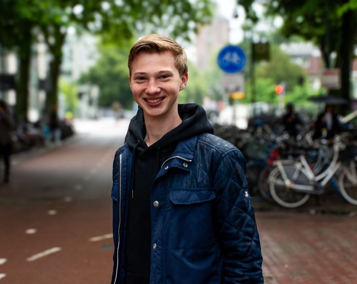 Djann (17) bedacht en ontwierp samen met klasgenoten een kaartspel ...