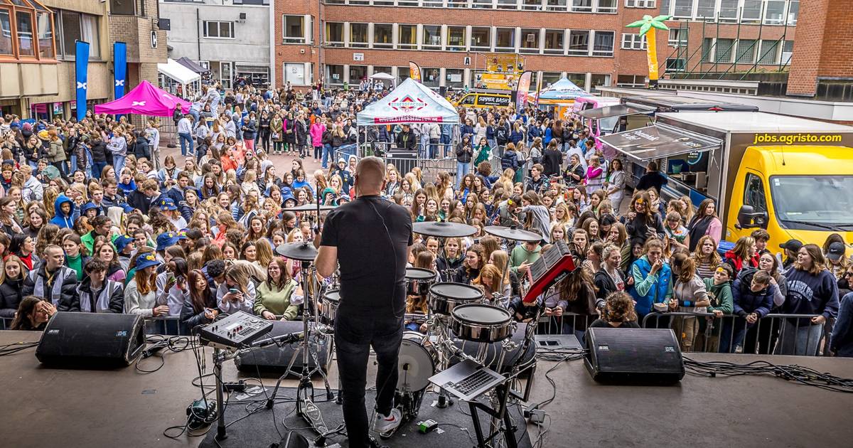 840 leerlingen genieten van Stressfactor Live in SJI Tielt | Tielt | hln.be