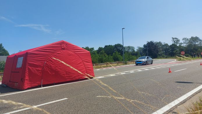 Gevaarlijk verkeerspunt aan E34 maakt nieuw slachtoffer: 18-jarige fietsster overleden na ...