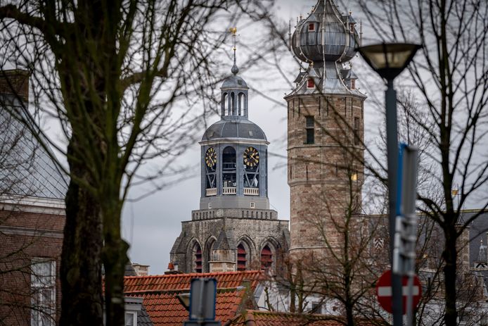 Verdwenen wijzers van Peperbus snel weer terug, Bergen is weer bij de ...