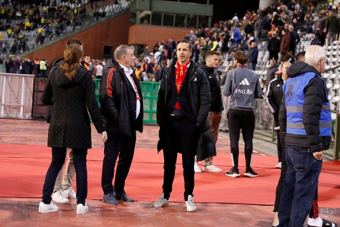 Les Diables Rouges inquiets recherchent leurs proches dans les tribunes ...