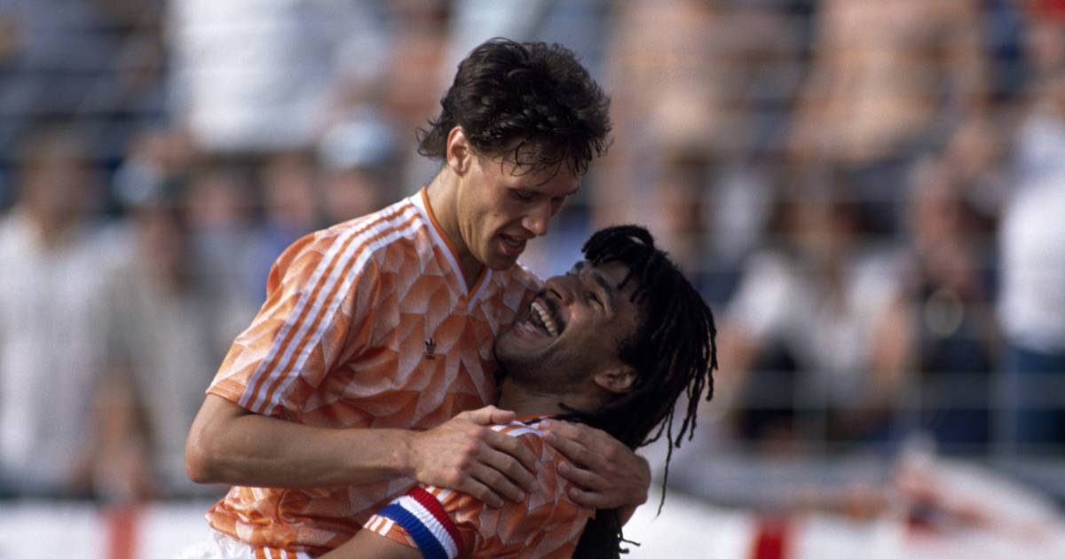 EK RETRO. Van Basten maakte in 1988 het onmogelijke waar met de ...