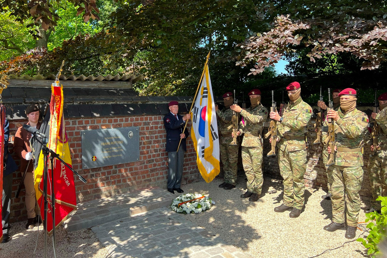 Indrukwekkend eerherstel voor gesneuvelde Korea soldaat Frans Rottiers ...