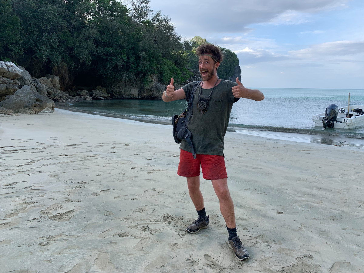 Televisiekok Hugo Kennis wint Expeditie Robinson: ‘Ik stierf duizend ...