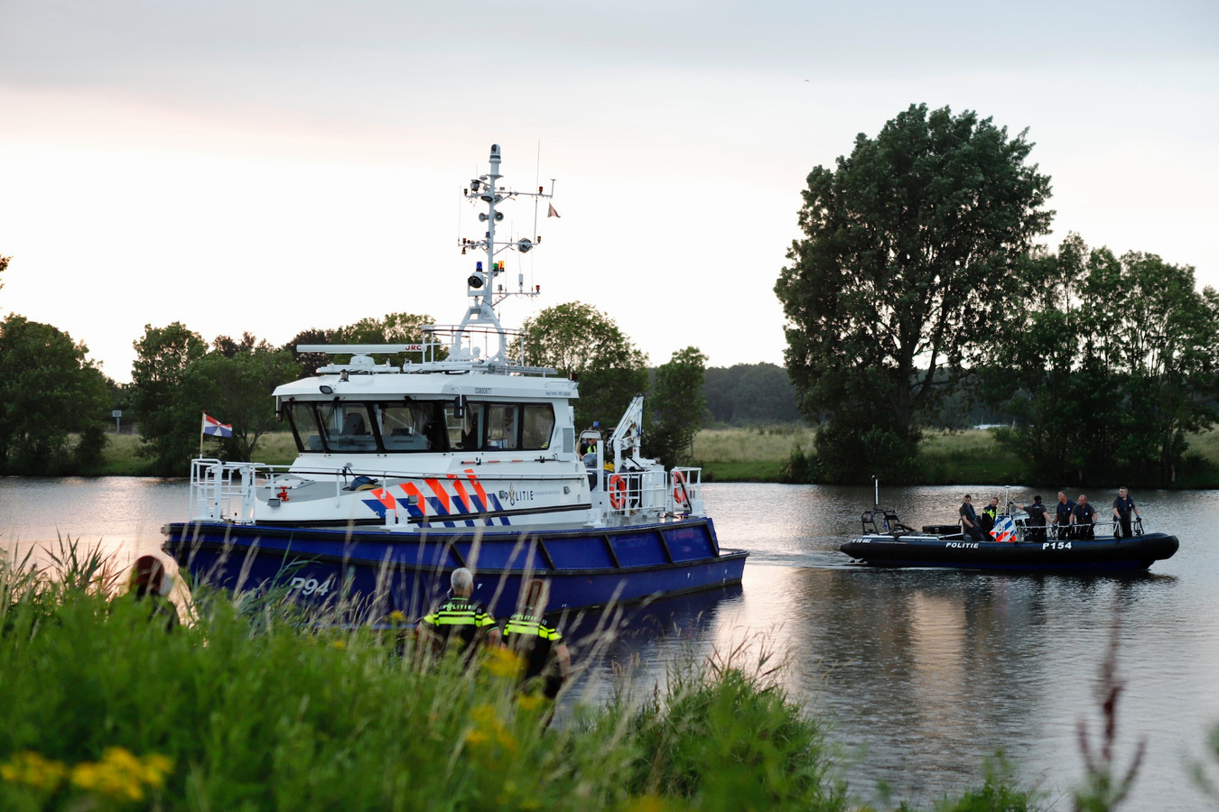 Zoektocht naar vermiste man in Maas bij Oeffelt gestaakt, politie gaat ... Zoektocht naar vermiste man in Maas bij Oeffelt gestaakt, politie gaat ...