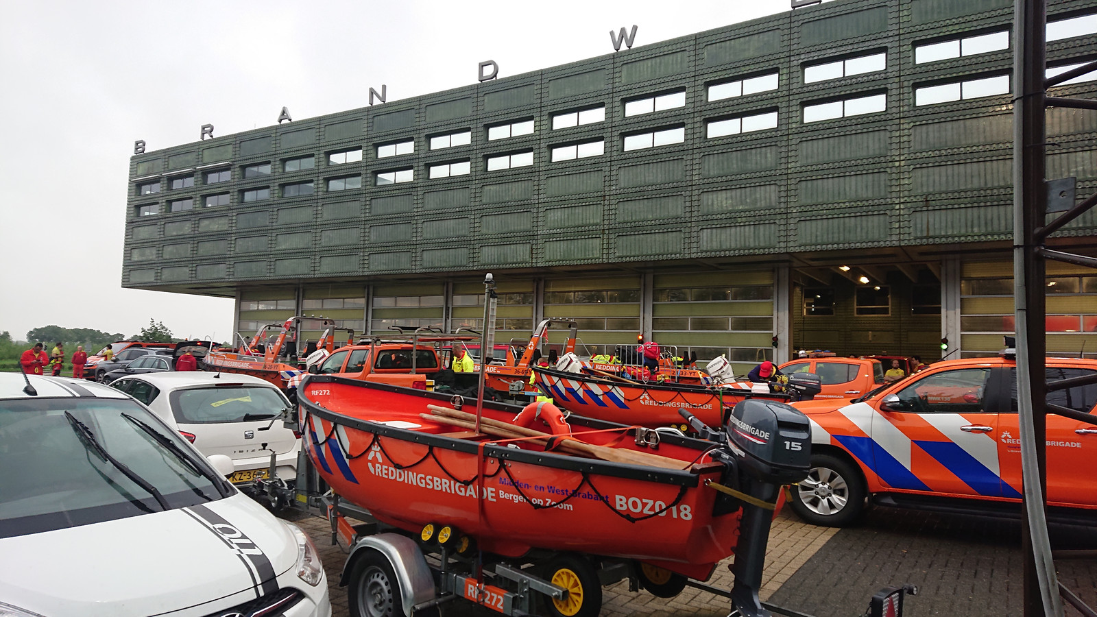 Reddingsbrigade Bergen op Zoom heeft zwaardere auto nodig voor vervoer ...