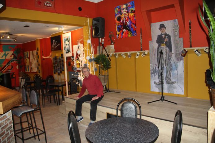 Ivan (72) keert terug naar de tapkraan en doopt café Den Hert om tot ...