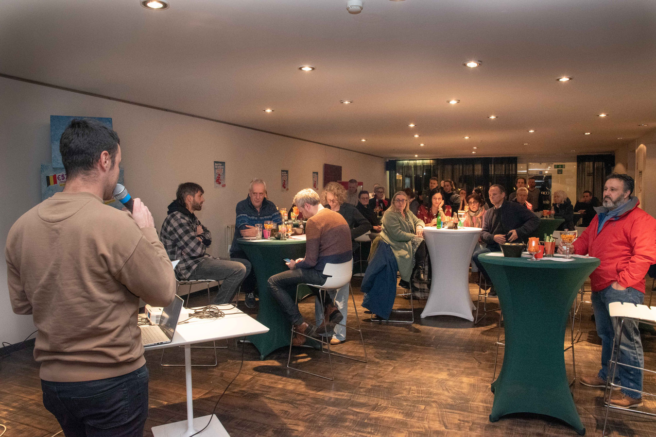 Lokale PVDA klinkt voor het eerst op het nieuwe jaar in eigen gemeente ...