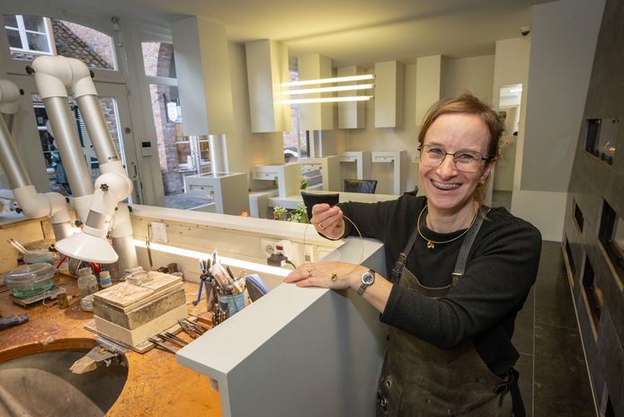 Willemijn is goud- én zilversmid: ‘Ieder sieraad heeft een eigen ...