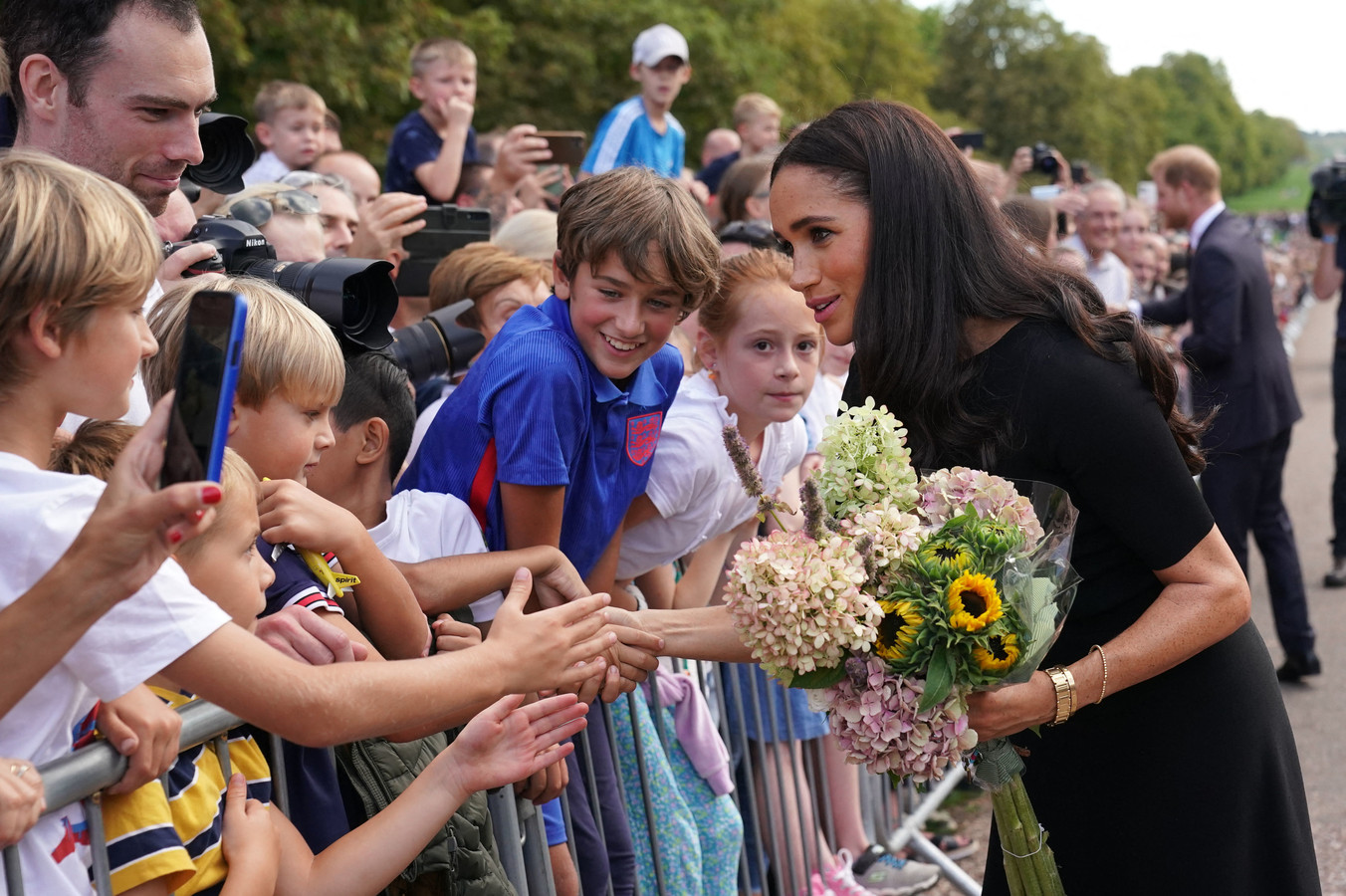 IN BEELD. Even geen outsider meer: Meghan Markle tot haar eigen ...
