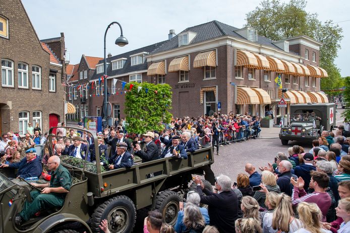 Het wordt druk! Naar het Bevrijdingsfestival op 5 mei? Zo reis je van ...