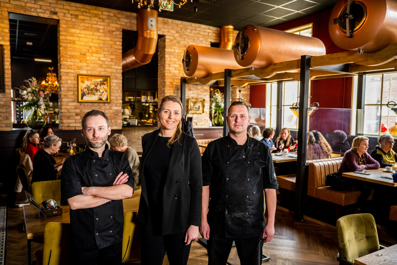 Bij steakcafé De Buren is het gezellig toeven, ondanks dat de garing ...
