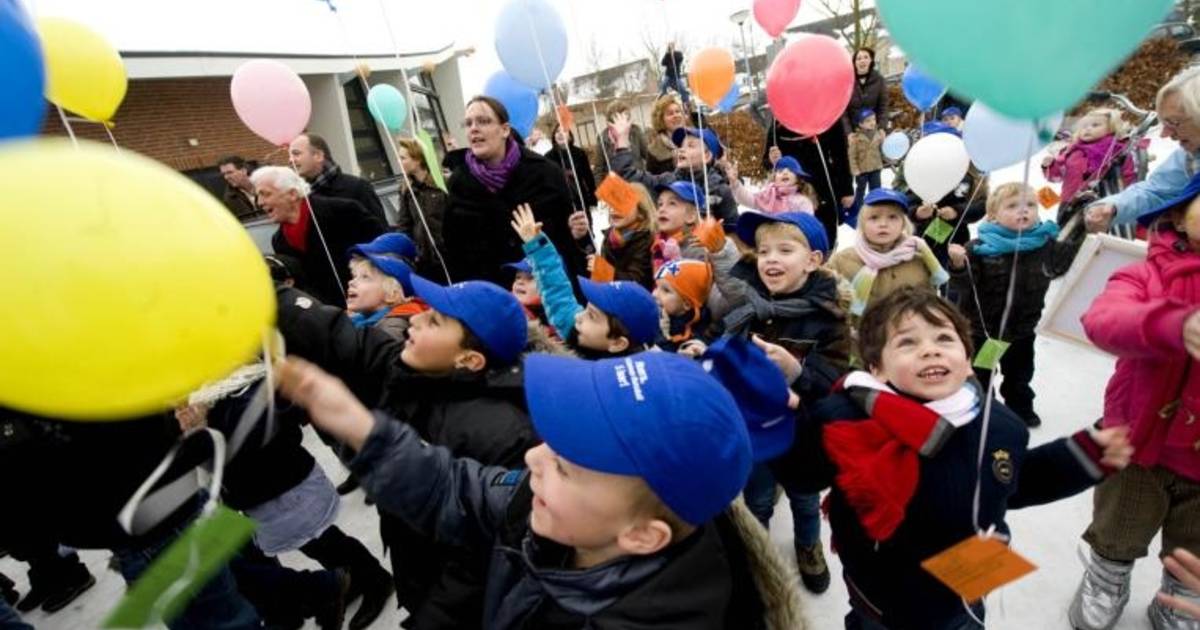 Feest rond eerste lustrum De Compaan aan Rotsduif | Almelo | tubantia.nl