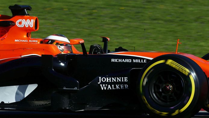 Alwéér kapotte motor voor Vandoorne, die weigert op te geven | Formule ...