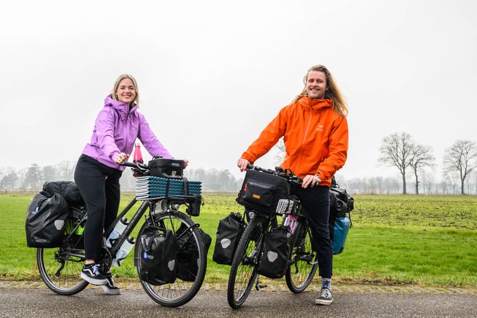 Emma (22) en Daniël (24) uit Rijssen gaan per fiets de wereld rond ...