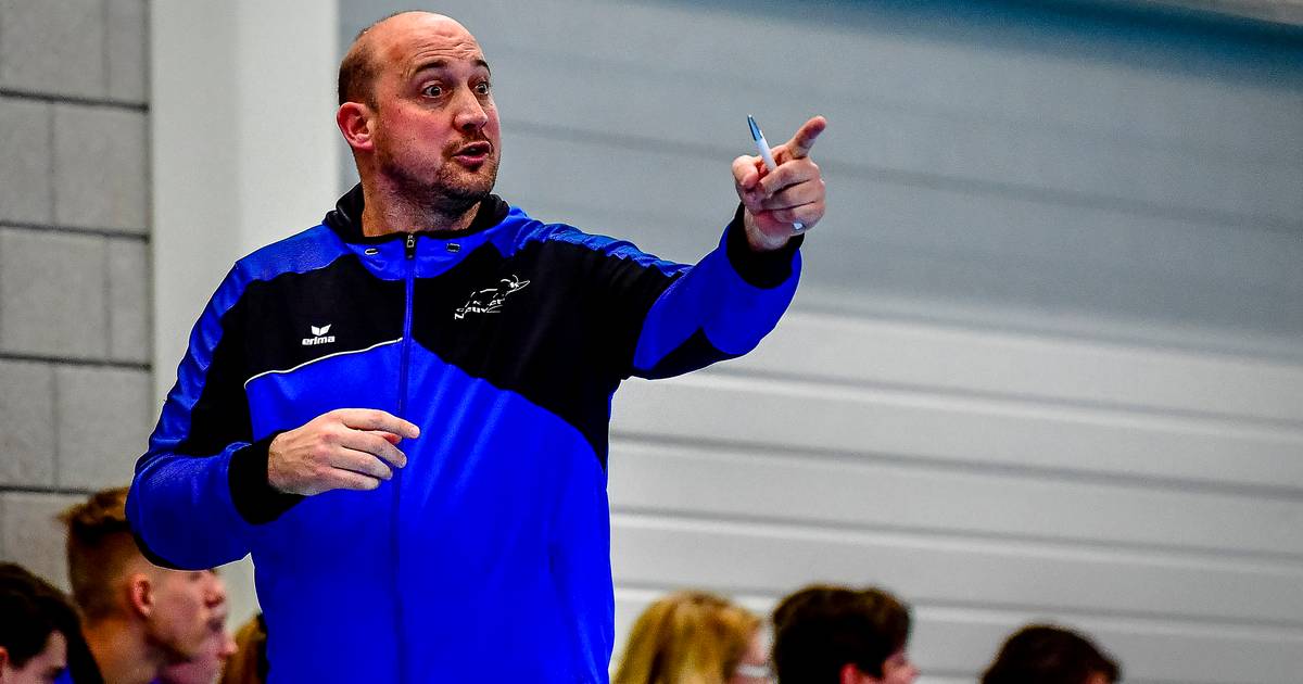 Oud-international en PKC-crack Leon Simons nieuwe trainer van ...