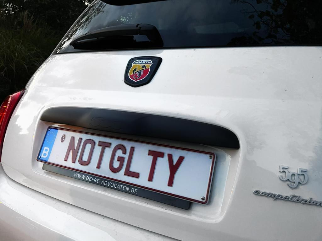 STRAFPLEITERS. Issabel De Fré, die u nog kent van De Mol, ruilde ...